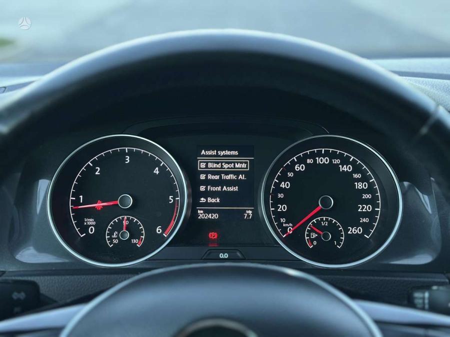 Pelēks Volkswagen Golf 2017 Viļņa, ar dzinēja tilpumu 1.60 L un nobraukumu 202 tūkst. km par 8500 €, foto 14 vietnē AUTOMOTO.COM.LV