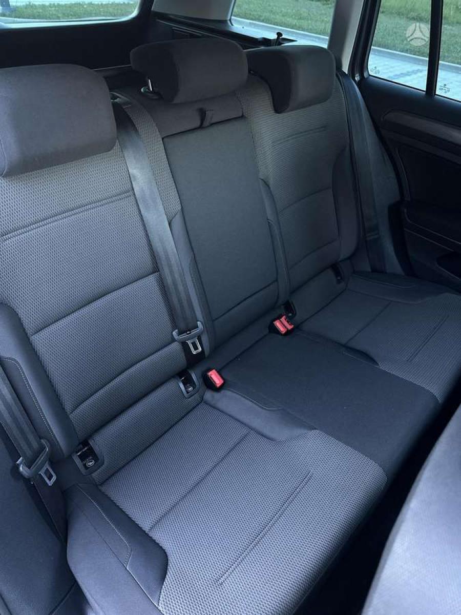 Pelēks Volkswagen Golf 2017 Viļņa, ar dzinēja tilpumu 1.60 L un nobraukumu 202 tūkst. km par 8500 €, foto 22 vietnē AUTOMOTO.COM.LV