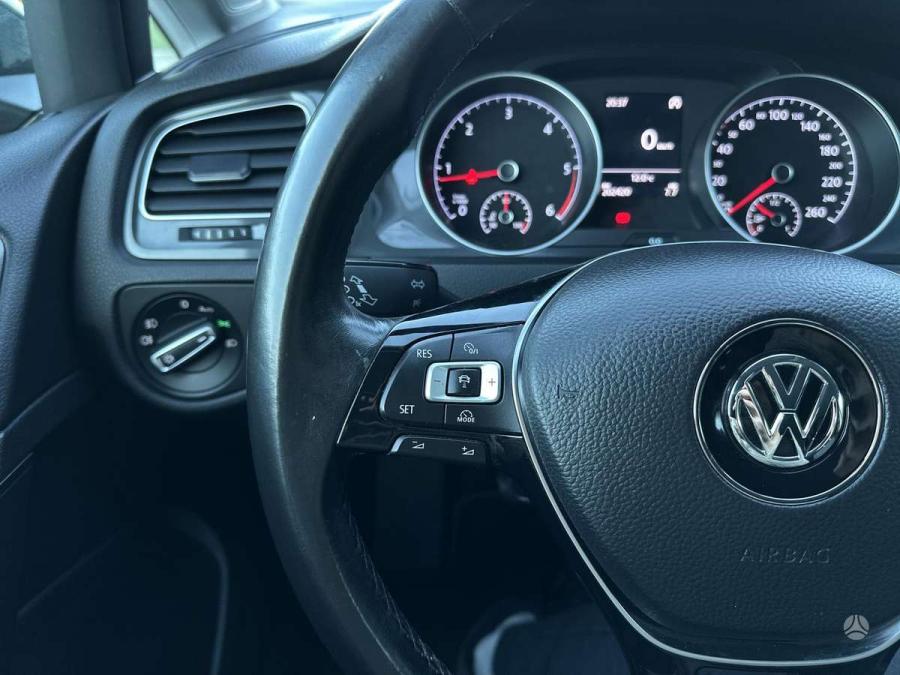 Pelēks Volkswagen Golf 2017 Viļņa, ar dzinēja tilpumu 1.60 L un nobraukumu 202 tūkst. km par 8500 €, foto 30 vietnē AUTOMOTO.COM.LV