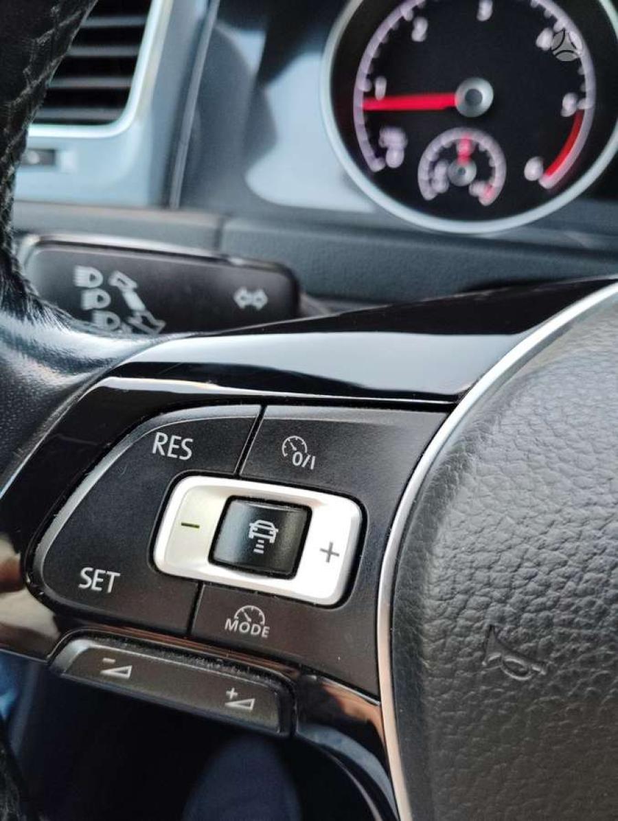 Pelēks Volkswagen Golf 2017 Kauņa, ar dzinēja tilpumu 1.60 L un nobraukumu 249 tūkst. km par 7000 €, foto 13 vietnē AUTOMOTO.COM.LV