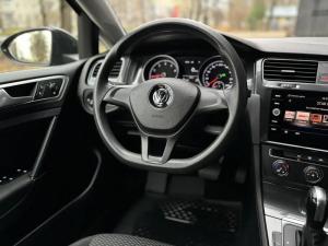 Pelēks Volkswagen Golf 2017 Rīga, ar dzinēja tilpumu 1.00 L un nobraukumu 174 tūkst. km par 7900 €, foto 8 vietnē AUTOMOTO.COM.LV