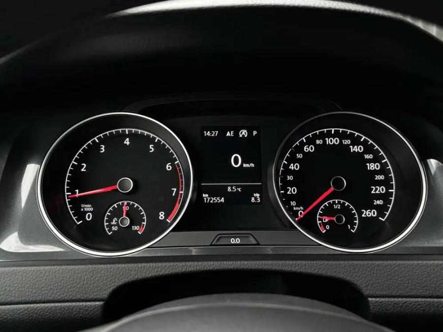 Pelēks Volkswagen Golf 2017 Rīga, ar dzinēja tilpumu 1.00 L un nobraukumu 174 tūkst. km par 7900 €, foto 13 vietnē AUTOMOTO.COM.LV