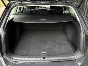 Pelēks Volkswagen Golf 2017 Rīga, ar dzinēja tilpumu 1.00 L un nobraukumu 174 tūkst. km par 7900 €, foto 14 vietnē AUTOMOTO.COM.LV