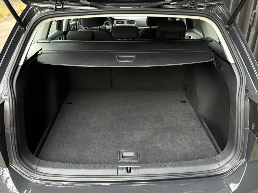 Pelēks Volkswagen Golf 2017 Rīga, ar dzinēja tilpumu 1.00 L un nobraukumu 174 tūkst. km par 7900 €, foto 14 vietnē AUTOMOTO.COM.LV