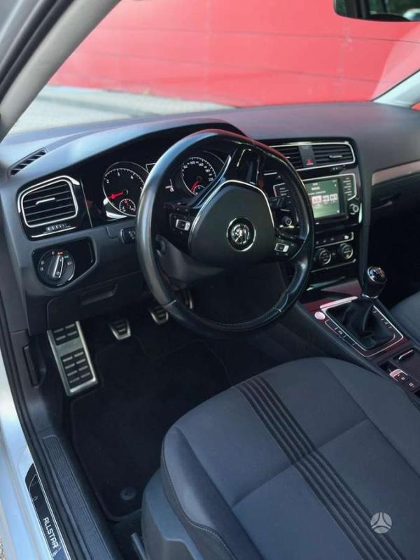 Grey Volkswagen Golf 2017 in Vilnius, with an engine capacity of 1.60 L and mileage of 175 thousand km for 7800 €, photo 8 on AUTOMOTO.COM.LV