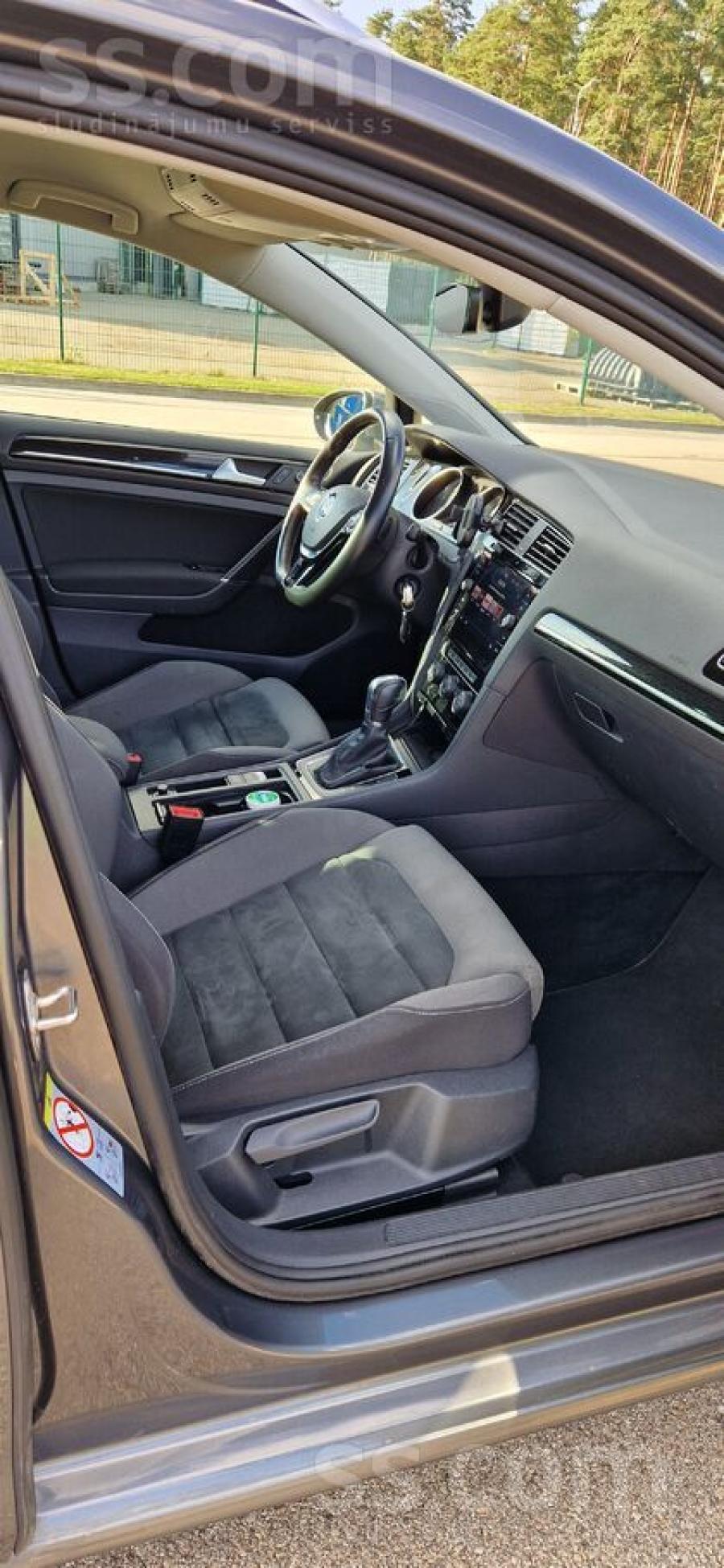 Grey Volkswagen Golf 2017 in Riga, with an engine capacity of 2.00 L and mileage of 237 thousand km for 10750 €, photo 7 on AUTOMOTO.COM.LV