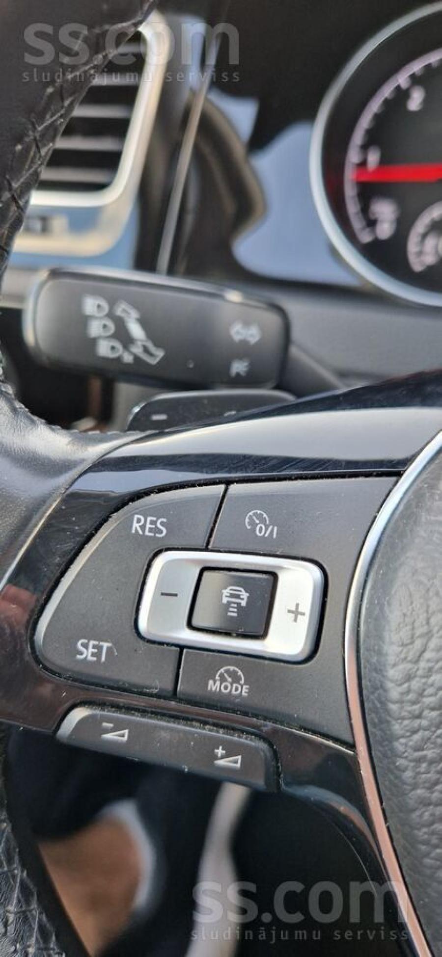 Grey Volkswagen Golf 2017 in Riga, with an engine capacity of 2.00 L and mileage of 237 thousand km for 10750 €, photo 13 on AUTOMOTO.COM.LV