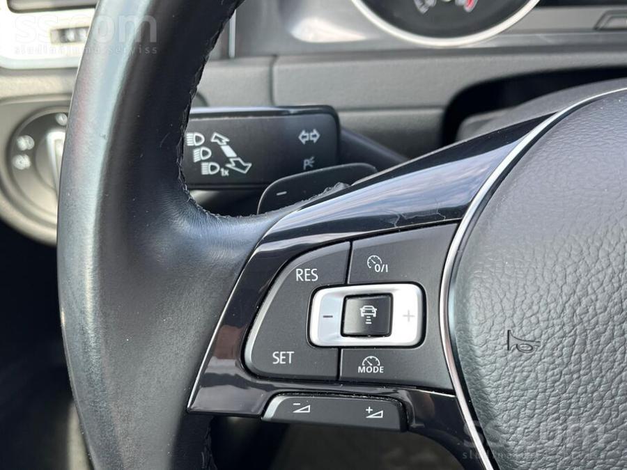 Pelēks Volkswagen Golf 2017 Rīga, ar dzinēja tilpumu 1.60 L un nobraukumu 178 tūkst. km par 9900 €, foto 17 vietnē AUTOMOTO.COM.LV