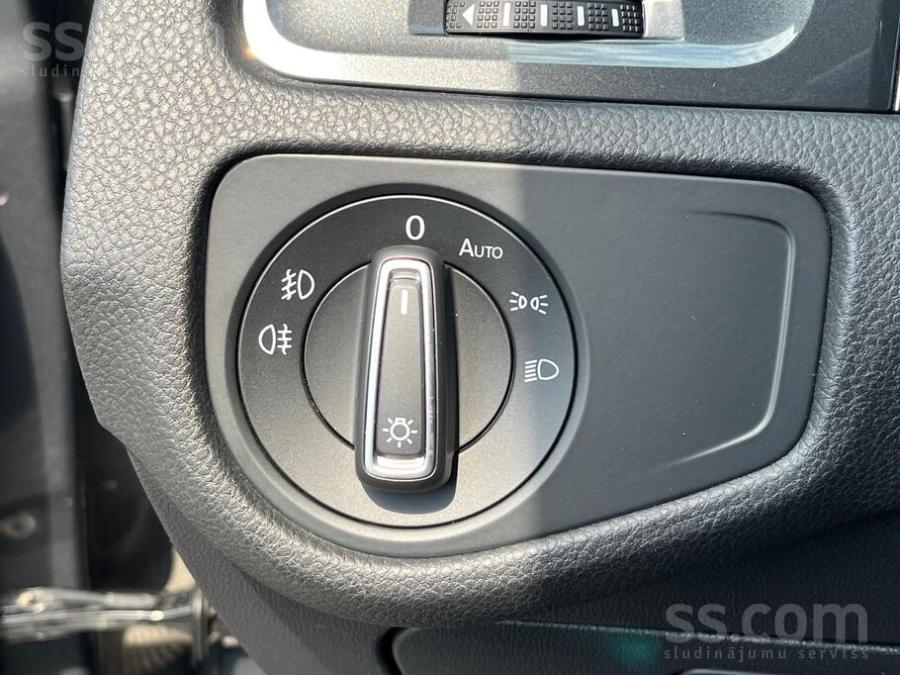 Pelēks Volkswagen Golf 2017 Rīga, ar dzinēja tilpumu 1.60 L un nobraukumu 178 tūkst. km par 9900 €, foto 19 vietnē AUTOMOTO.COM.LV