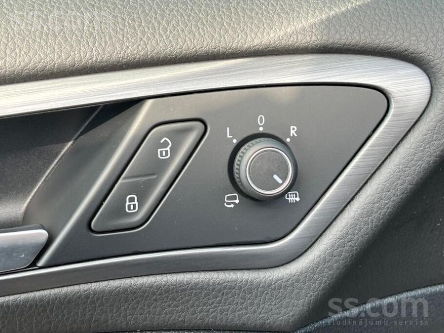 Pelēks Volkswagen Golf 2017 Rīga, ar dzinēja tilpumu 1.60 L un nobraukumu 178 tūkst. km par 9900 €, foto 20 vietnē AUTOMOTO.COM.LV