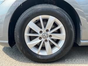 Pelēks Volkswagen Golf 2017 Rīga, ar dzinēja tilpumu 1.60 L un nobraukumu 178 tūkst. km par 9900 €, foto 23 vietnē AUTOMOTO.COM.LV