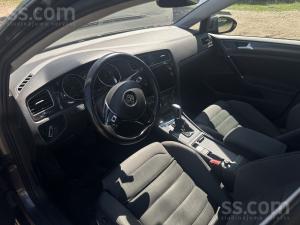 Grey Volkswagen Golf 2017 in Riga, with an engine capacity of 1.40 L and mileage of 261 thousand km for 6990 €, photo 9 on AUTOMOTO.COM.LV