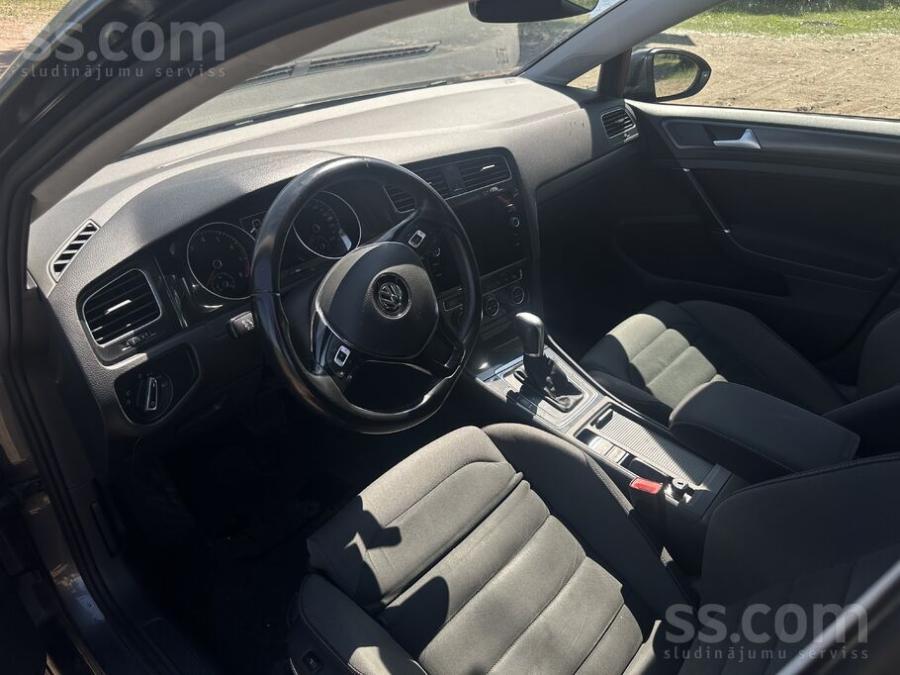 Grey Volkswagen Golf 2017 in Riga, with an engine capacity of 1.40 L and mileage of 261 thousand km for 6990 €, photo 9 on AUTOMOTO.COM.LV
