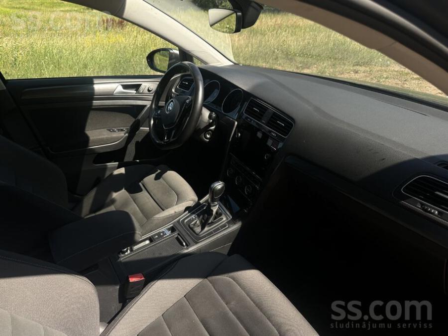 Grey Volkswagen Golf 2017 in Riga, with an engine capacity of 1.40 L and mileage of 261 thousand km for 6990 €, photo 11 on AUTOMOTO.COM.LV