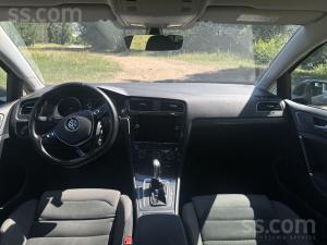 Grey Volkswagen Golf 2017 in Riga, with an engine capacity of 1.40 L and mileage of 261 thousand km for 6990 €, photo 12 on AUTOMOTO.COM.LV