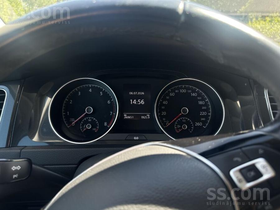 Grey Volkswagen Golf 2017 in Riga, with an engine capacity of 1.40 L and mileage of 261 thousand km for 6990 €, photo 14 on AUTOMOTO.COM.LV