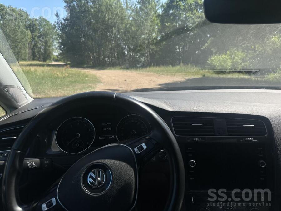 Grey Volkswagen Golf 2017 in Riga, with an engine capacity of 1.40 L and mileage of 261 thousand km for 6990 €, photo 15 on AUTOMOTO.COM.LV