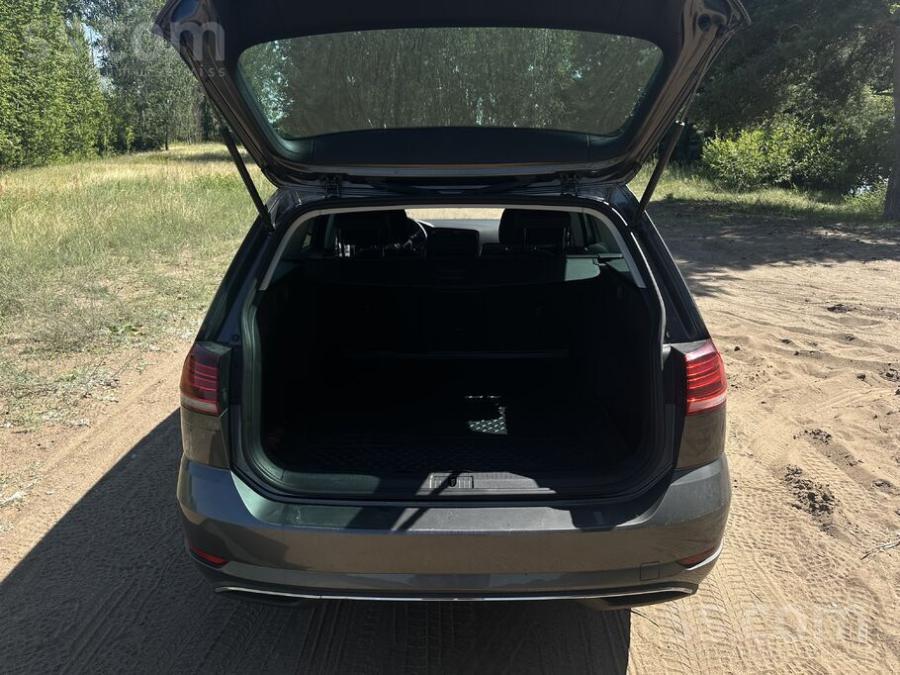Grey Volkswagen Golf 2017 in Riga, with an engine capacity of 1.40 L and mileage of 261 thousand km for 6990 €, photo 17 on AUTOMOTO.COM.LV