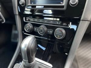 Pelēks Volkswagen Golf 2017 Sigulda, ar dzinēja tilpumu 1.60 L un nobraukumu 185 tūkst. km par 10990 €, foto 30 vietnē AUTOMOTO.COM.LV