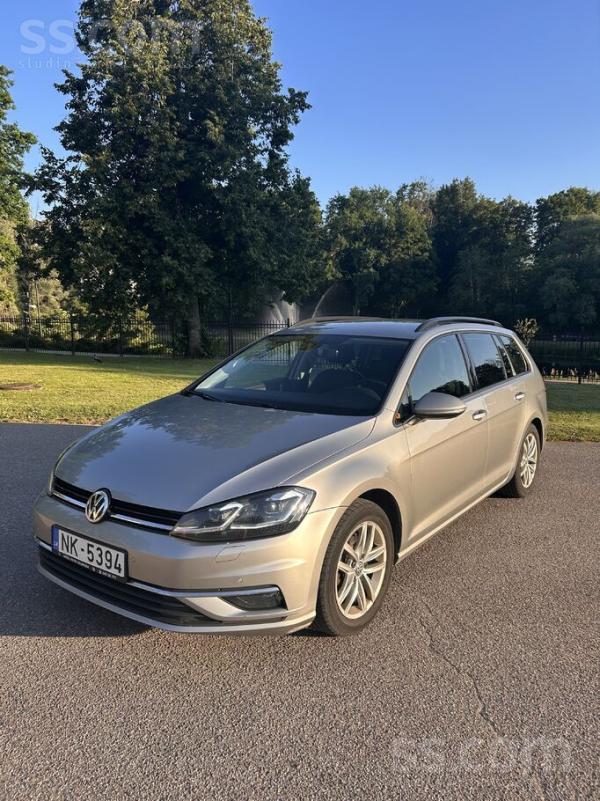 Grey Volkswagen Golf 2017 in Valmiera, with an engine capacity of 1.60 L and mileage of 260 thousand km for 8300 €, photo 1 on AUTOMOTO.COM.LV