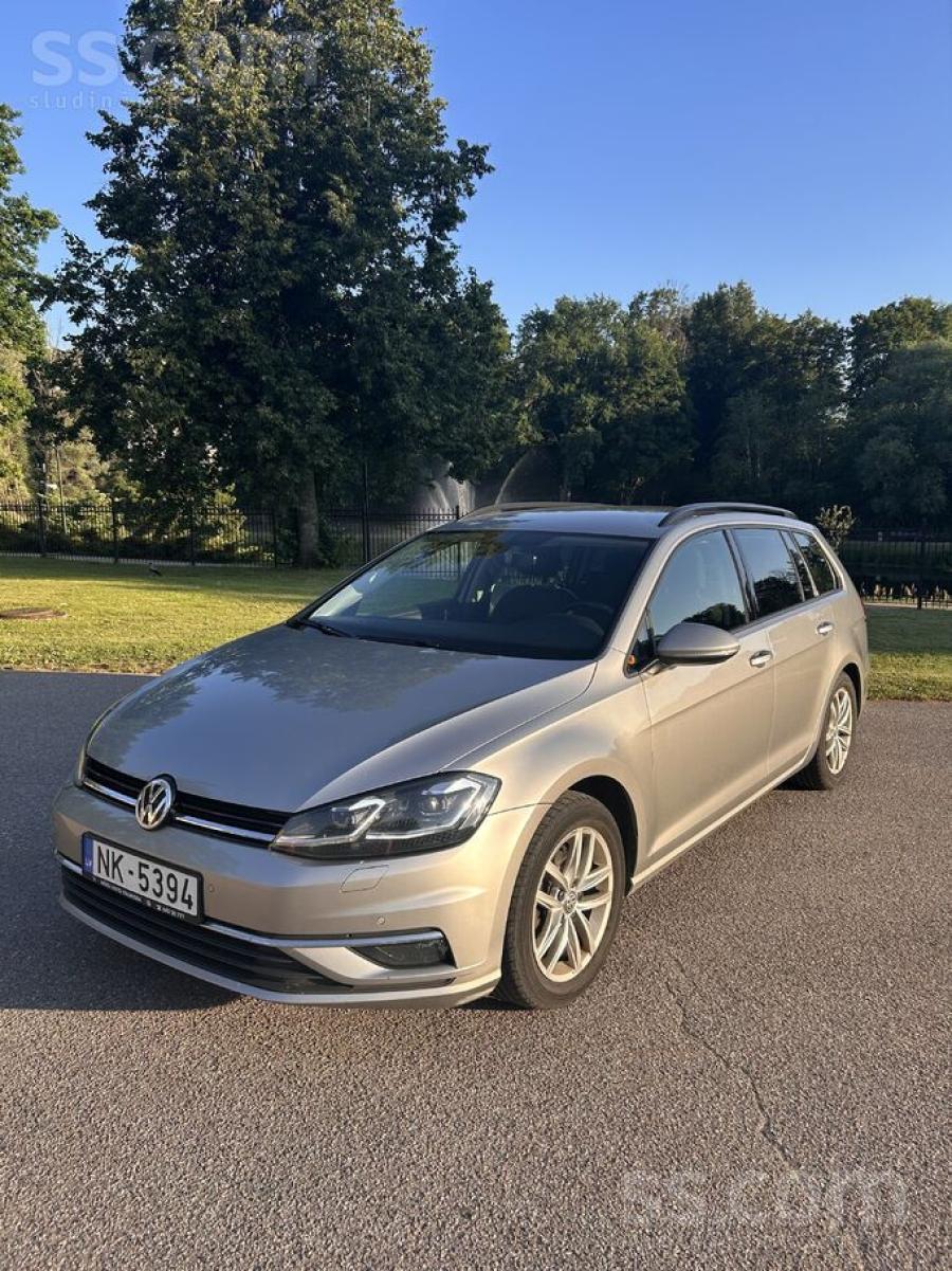 Grey Volkswagen Golf 2017 in Valmiera, with an engine capacity of 1.60 L and mileage of 260 thousand km for 8300 €, photo 1 on AUTOMOTO.COM.LV