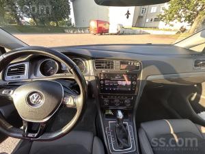 Grey Volkswagen Golf 2017 in Valmiera, with an engine capacity of 1.60 L and mileage of 260 thousand km for 8300 €, photo 6 on AUTOMOTO.COM.LV