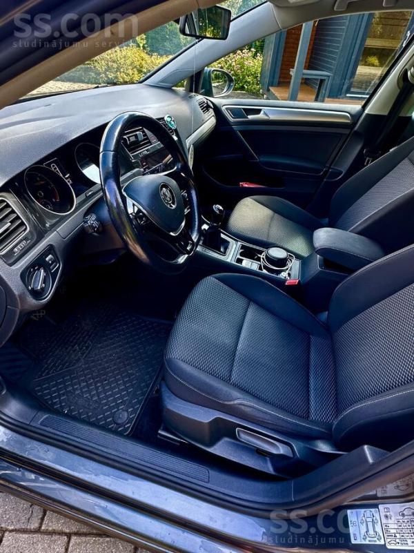 Grey Volkswagen Golf 2017 in Riga, with an engine capacity of 1.60 L and mileage of 128 thousand km for 9500 €, photo 10 on AUTOMOTO.COM.LV