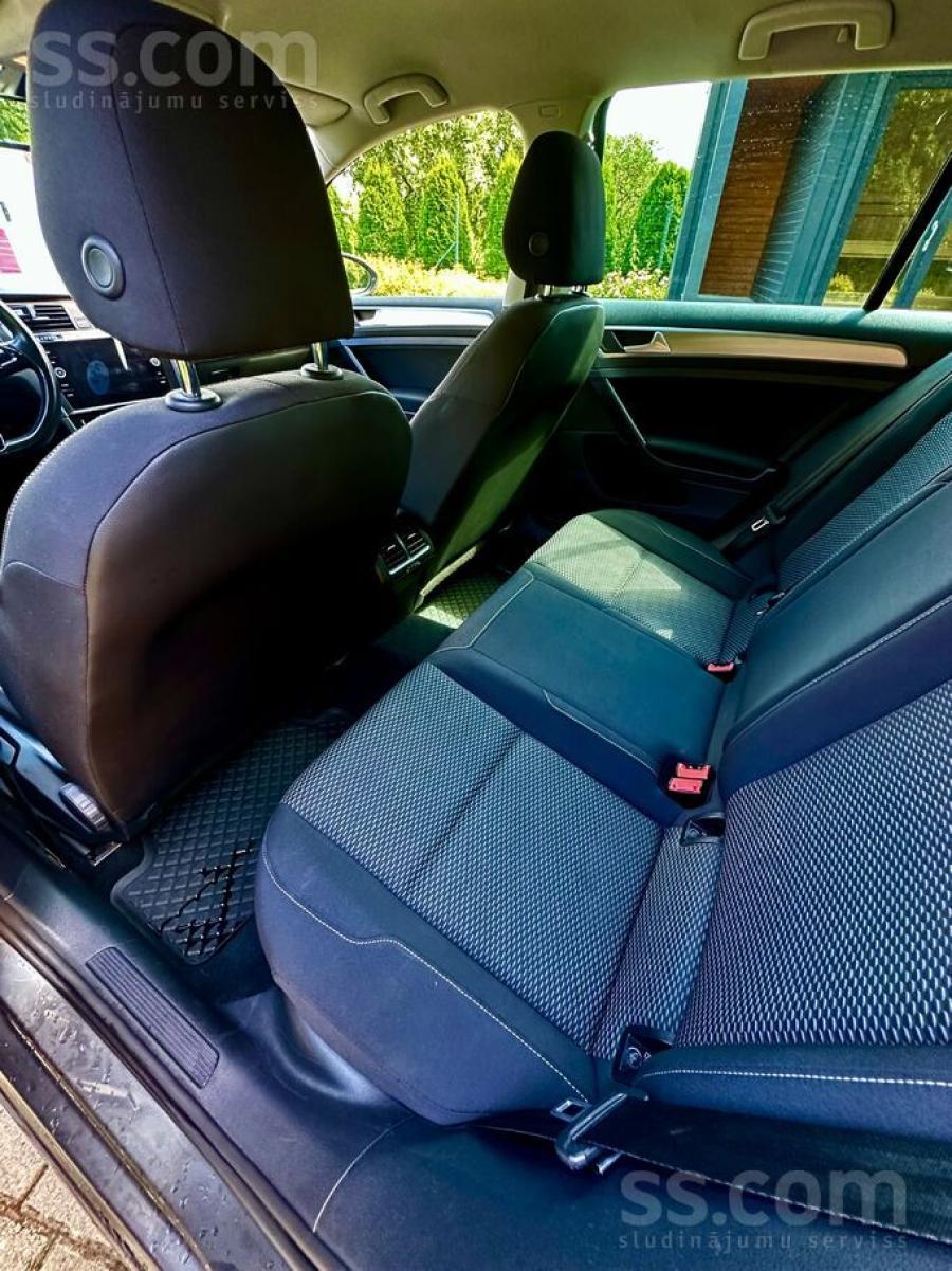 Grey Volkswagen Golf 2017 in Riga, with an engine capacity of 1.60 L and mileage of 128 thousand km for 9500 €, photo 10 on AUTOMOTO.COM.LV