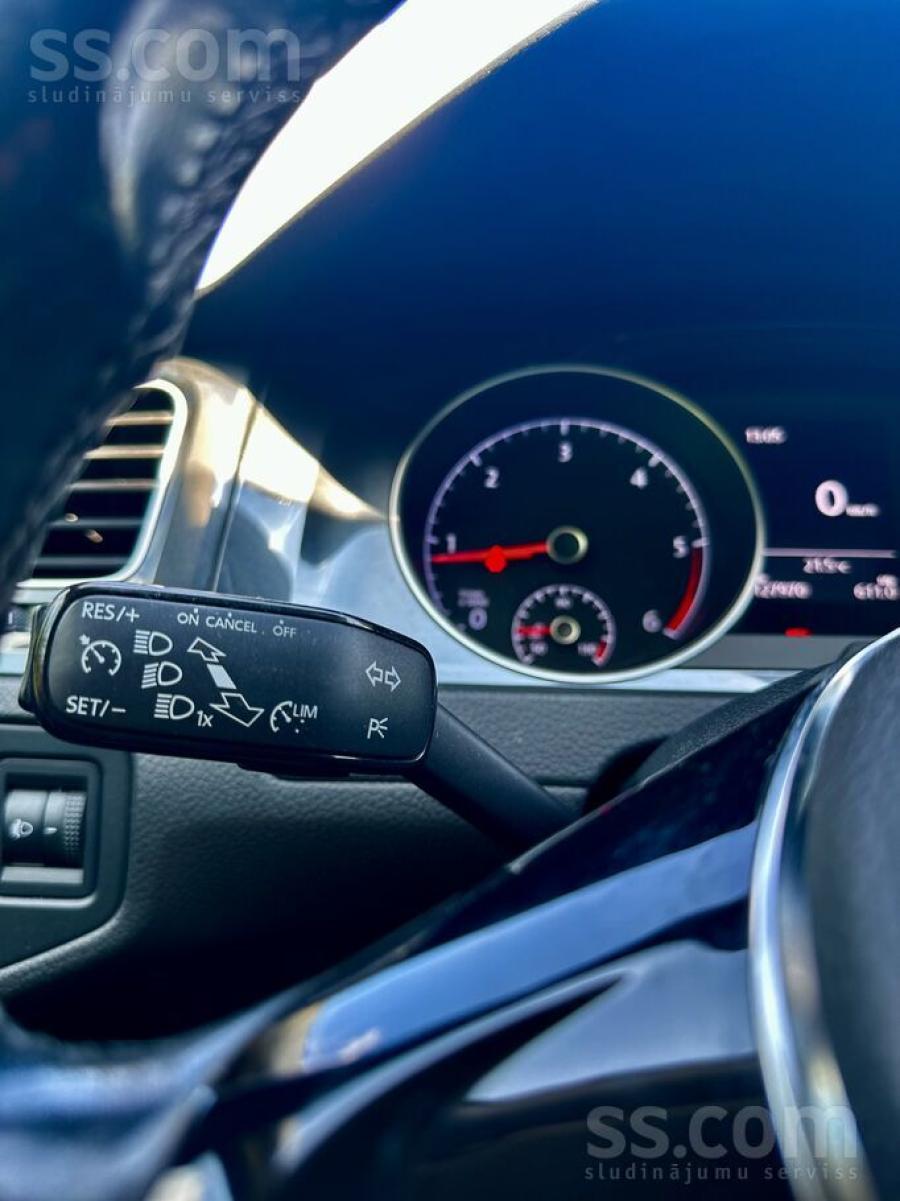 Grey Volkswagen Golf 2017 in Riga, with an engine capacity of 1.60 L and mileage of 128 thousand km for 9500 €, photo 14 on AUTOMOTO.COM.LV
