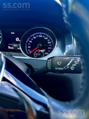 Grey Volkswagen Golf 2017 in Riga, with an engine capacity of 1.60 L and mileage of 128 thousand km for 9500 €, photo 15 on AUTOMOTO.COM.LV