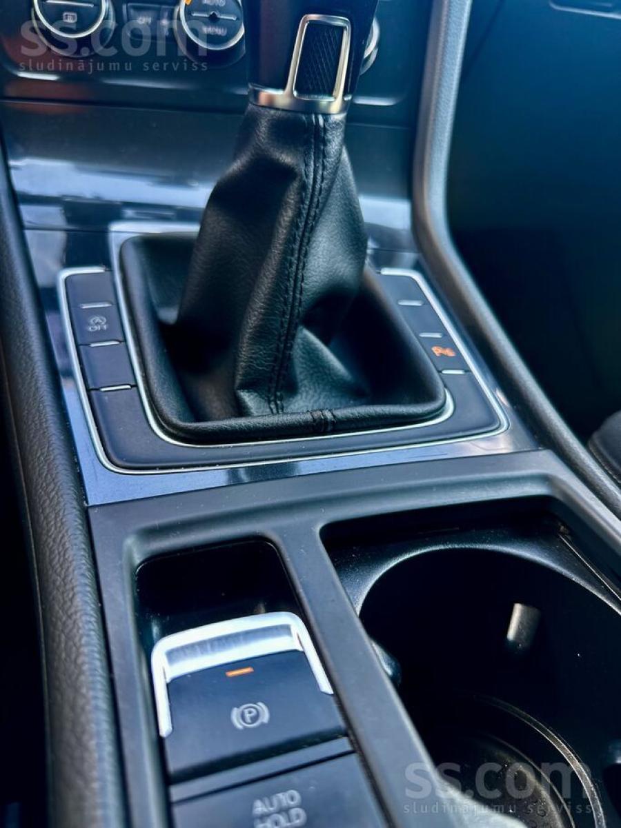 Grey Volkswagen Golf 2017 in Riga, with an engine capacity of 1.60 L and mileage of 128 thousand km for 9500 €, photo 18 on AUTOMOTO.COM.LV