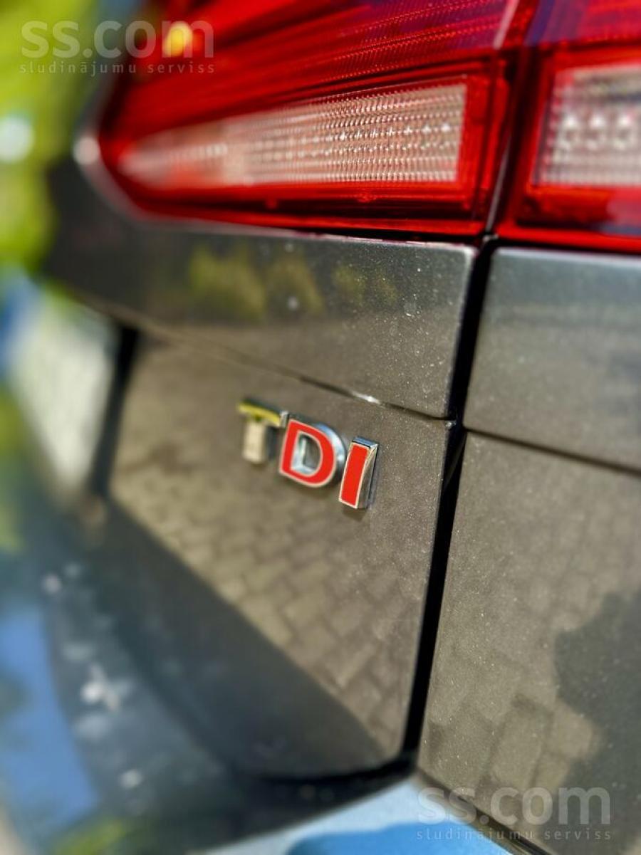 Grey Volkswagen Golf 2017 in Riga, with an engine capacity of 1.60 L and mileage of 128 thousand km for 9500 €, photo 19 on AUTOMOTO.COM.LV