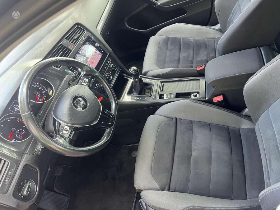 Pelēks Volkswagen Golf 2017 Vilkaviškis, ar dzinēja tilpumu 1.60 L un nobraukumu 161 tūkst. km par 9450 €, foto 11 vietnē AUTOMOTO.COM.LV