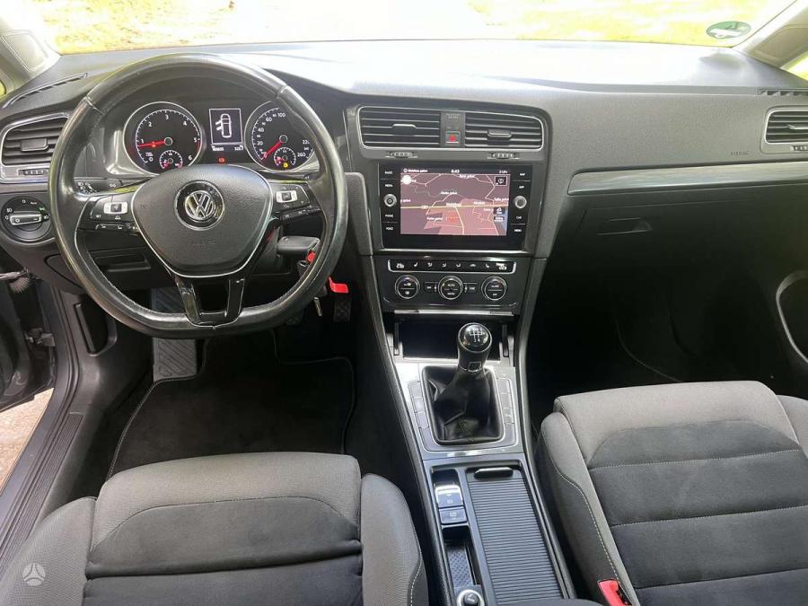 Pelēks Volkswagen Golf 2017 Vilkaviškis, ar dzinēja tilpumu 1.60 L un nobraukumu 161 tūkst. km par 9450 €, foto 12 vietnē AUTOMOTO.COM.LV