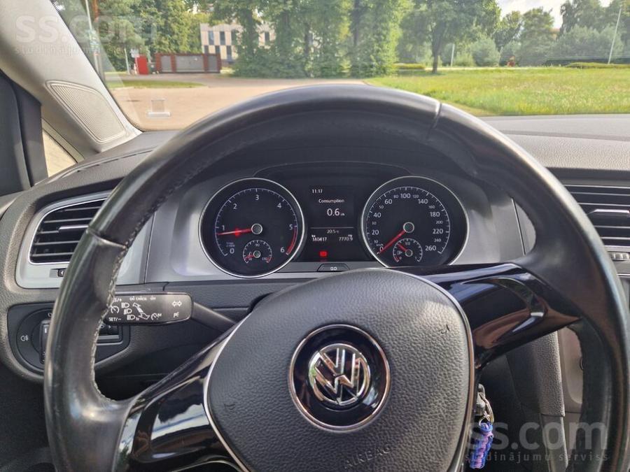 Pelēks Volkswagen Golf 2017 Rīga, ar dzinēja tilpumu 1.60 L un nobraukumu 180 tūkst. km par 7990 €, foto 3 vietnē AUTOMOTO.COM.LV