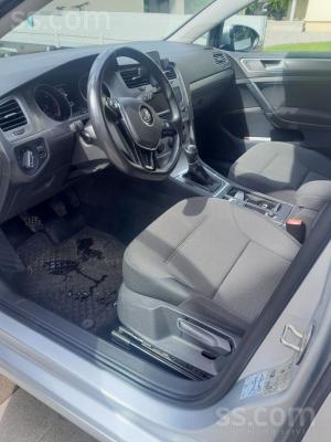 Grey Volkswagen Golf 2017 in Riga, with an engine capacity of 1.60 L and mileage of 160 thousand km for 9500 €, photo 5 on AUTOMOTO.COM.LV
