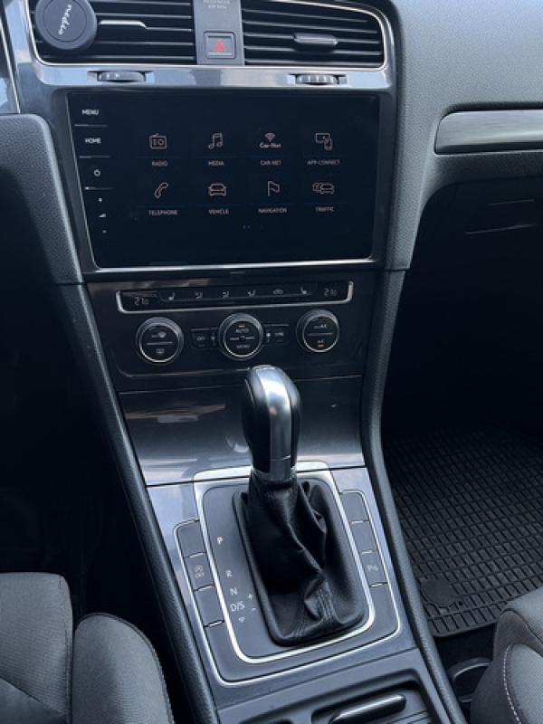 Grey Volkswagen Golf 2017 in Tallinn, with an engine capacity of 1.60 L and mileage of 299 thousand km for 8900 €, photo 9 on AUTOMOTO.COM.LV