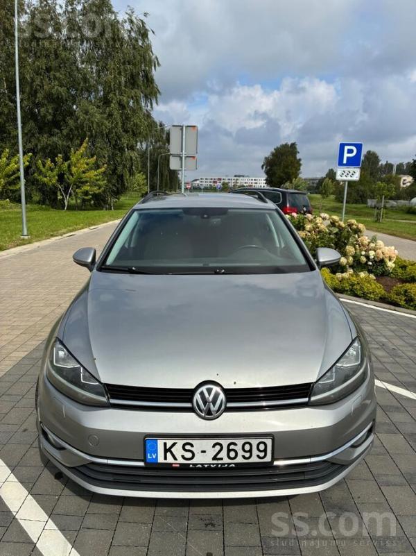 Grey Volkswagen Golf 2017 in Riga, with an engine capacity of 1.60 L and mileage of 209 thousand km for 5300 €, photo 3 on AUTOMOTO.COM.LV