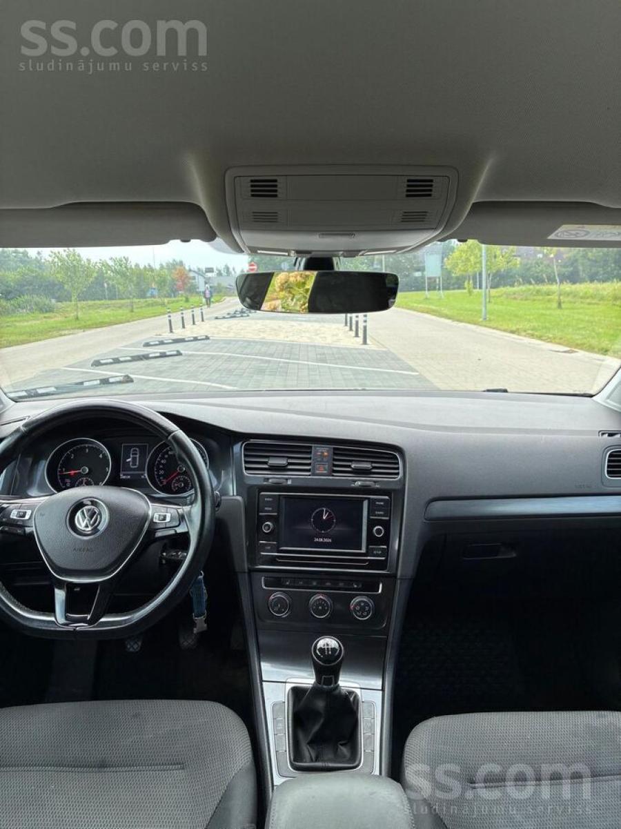 Grey Volkswagen Golf 2017 in Riga, with an engine capacity of 1.60 L and mileage of 209 thousand km for 5300 €, photo 7 on AUTOMOTO.COM.LV