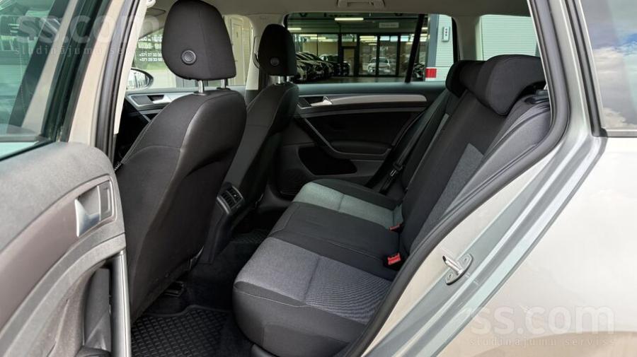 Grey Volkswagen Golf 2017 in Riga, with an engine capacity of 1.40 L and mileage of 271 thousand km for 4500 €, photo 13 on AUTOMOTO.COM.LV
