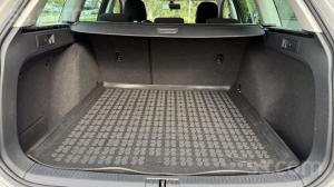 Grey Volkswagen Golf 2017 in Riga, with an engine capacity of 1.40 L and mileage of 271 thousand km for 4500 €, photo 14 on AUTOMOTO.COM.LV