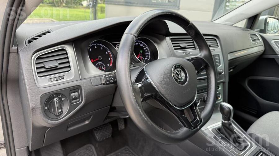 Grey Volkswagen Golf 2017 in Riga, with an engine capacity of 1.40 L and mileage of 271 thousand km for 4500 €, photo 18 on AUTOMOTO.COM.LV