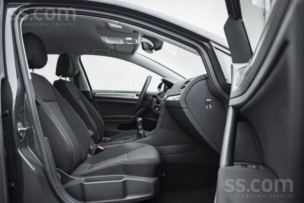 Grey Volkswagen Golf 2017 in Riga, with an engine capacity of 1.60 L and mileage of 160 thousand km for 9500 €, photo 9 on AUTOMOTO.COM.LV