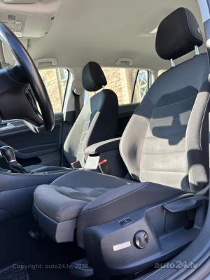 Grey Volkswagen Golf 2017 in Tallinn, with an engine capacity of 1.60 L and mileage of 263 thousand km for 7390 €, photo 14 on AUTOMOTO.COM.LV