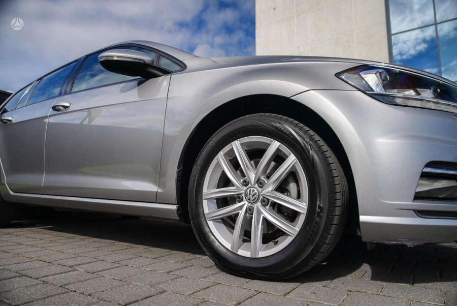 Pelēks Volkswagen Golf 2017 Marijampole, ar dzinēja tilpumu 1.60 L un nobraukumu 230 tūkst. km par 7900 €, foto 5 vietnē AUTOMOTO.COM.LV