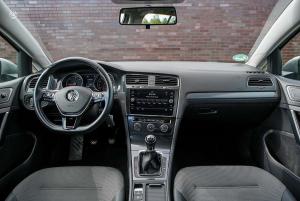 Pelēks Volkswagen Golf 2017 Marijampole, ar dzinēja tilpumu 1.60 L un nobraukumu 230 tūkst. km par 7900 €, foto 11 vietnē AUTOMOTO.COM.LV