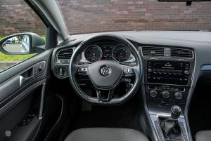 Pelēks Volkswagen Golf 2017 Marijampole, ar dzinēja tilpumu 1.60 L un nobraukumu 230 tūkst. km par 7900 €, foto 12 vietnē AUTOMOTO.COM.LV