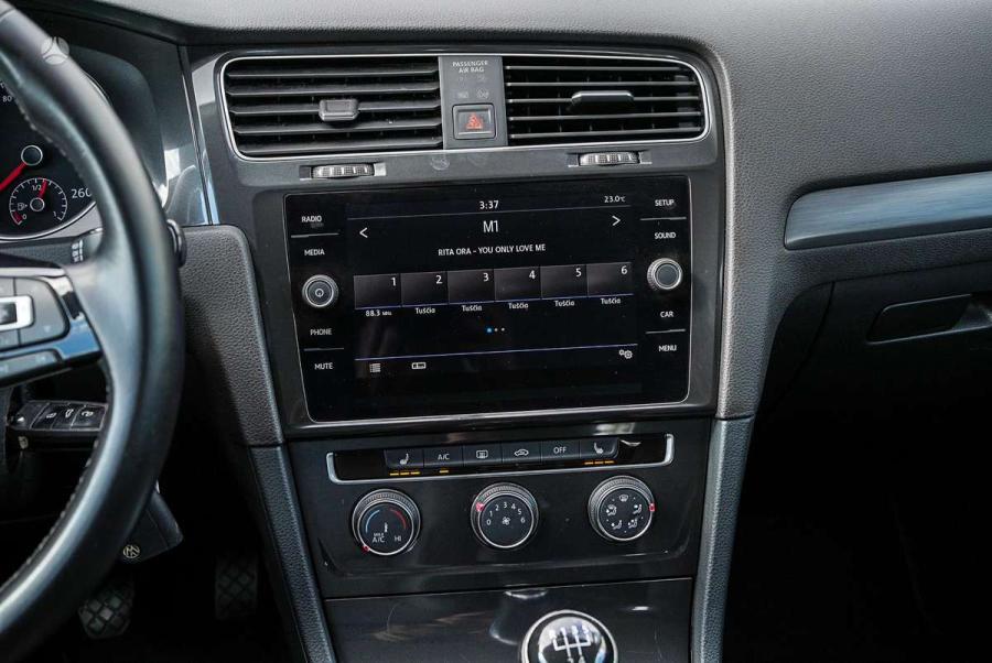 Pelēks Volkswagen Golf 2017 Marijampole, ar dzinēja tilpumu 1.60 L un nobraukumu 230 tūkst. km par 7900 €, foto 14 vietnē AUTOMOTO.COM.LV