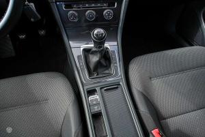 Pelēks Volkswagen Golf 2017 Marijampole, ar dzinēja tilpumu 1.60 L un nobraukumu 230 tūkst. km par 7900 €, foto 16 vietnē AUTOMOTO.COM.LV