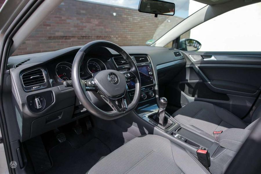 Pelēks Volkswagen Golf 2017 Marijampole, ar dzinēja tilpumu 1.60 L un nobraukumu 230 tūkst. km par 7900 €, foto 21 vietnē AUTOMOTO.COM.LV